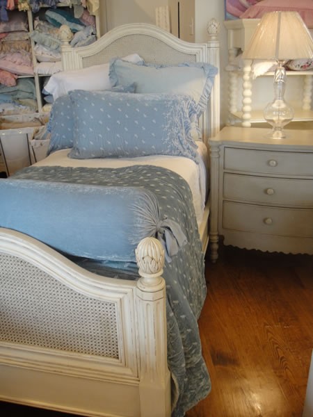 Frenchtown Bed | Somerset Bay